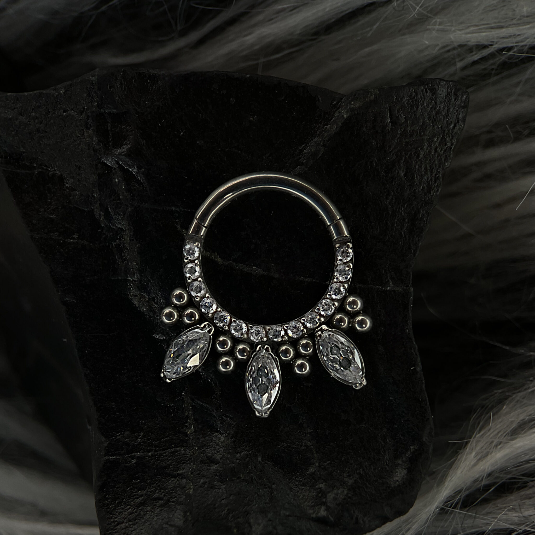 Pierce Point – Dodaj Blasku Swojemu Stylowi!