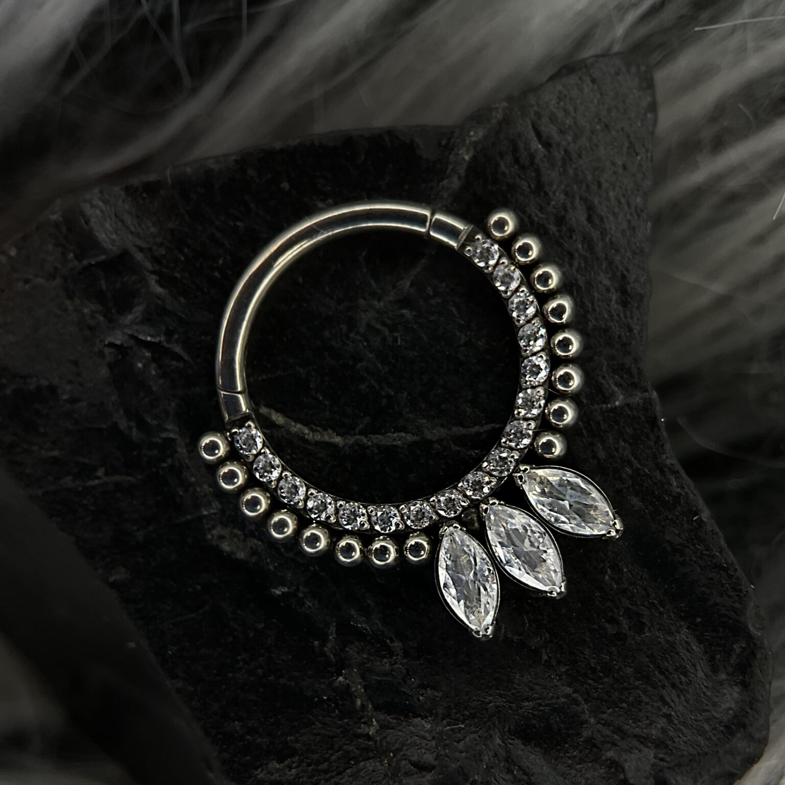 Pierce Point – Dodaj Blasku Swojemu Stylowi!